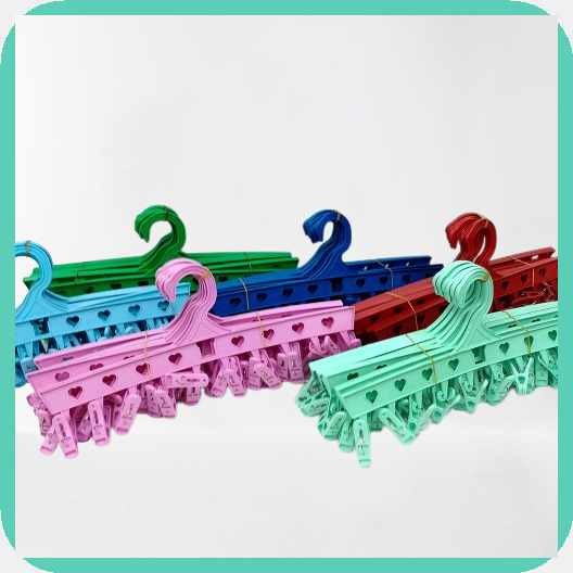 PLASTICMz_LAUNDRYQR%HANGER~d?WITH*L?CLIPS | Shopee Philippines