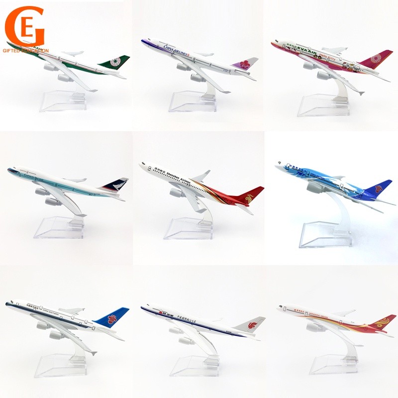 Chinese Airlines Aircraft Model EVA Air Hong Kong Cathay Pacific Boeing ...
