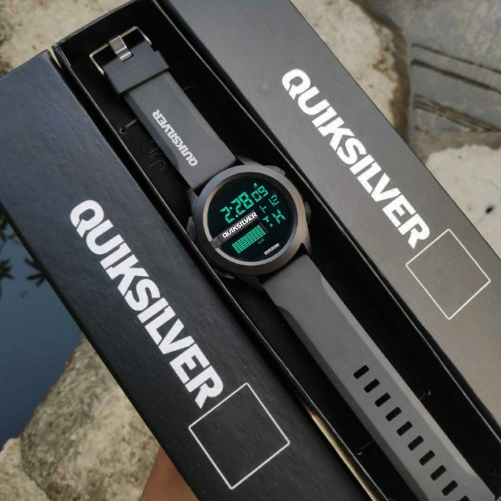 Quiksilver Pro Series Surf Watch, Saltwater-Proof Digital Dial Rubber ...