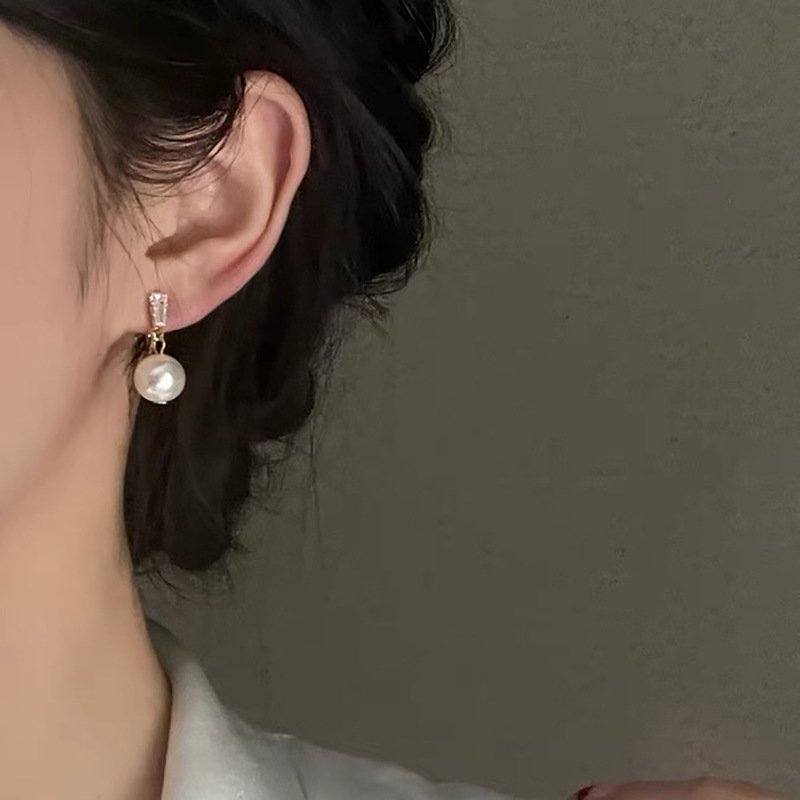 Light Luxury Pearl Earrings Classy All-Match Fashion Earrings Light ...