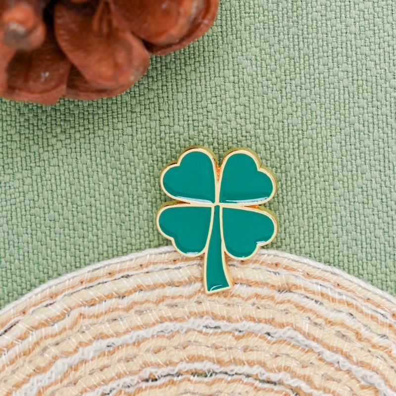Creative Lucky Four-Leaf Clover Brooch Green Plant Badge Simple All-Match Clothing Accessories ...