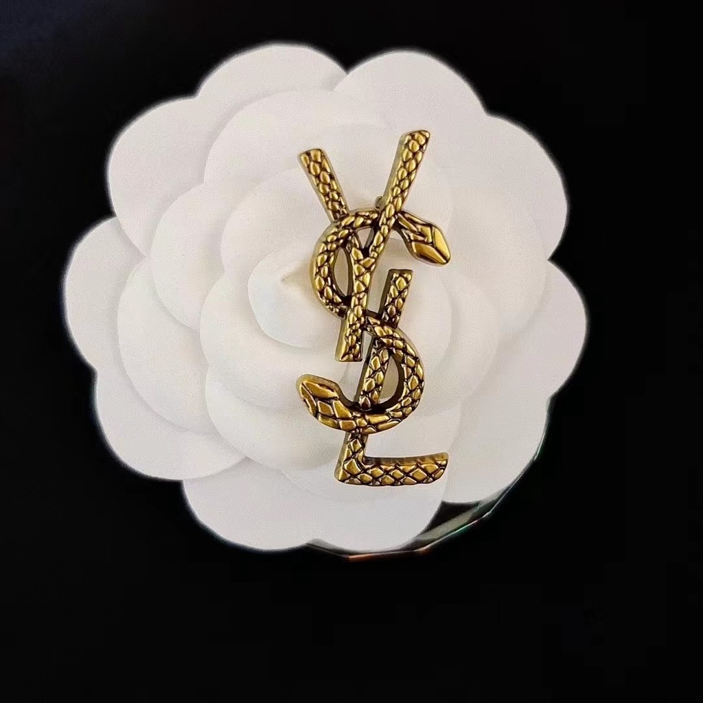 Upscale and elegant women's brooch pins exquisite snake shaped suit ...