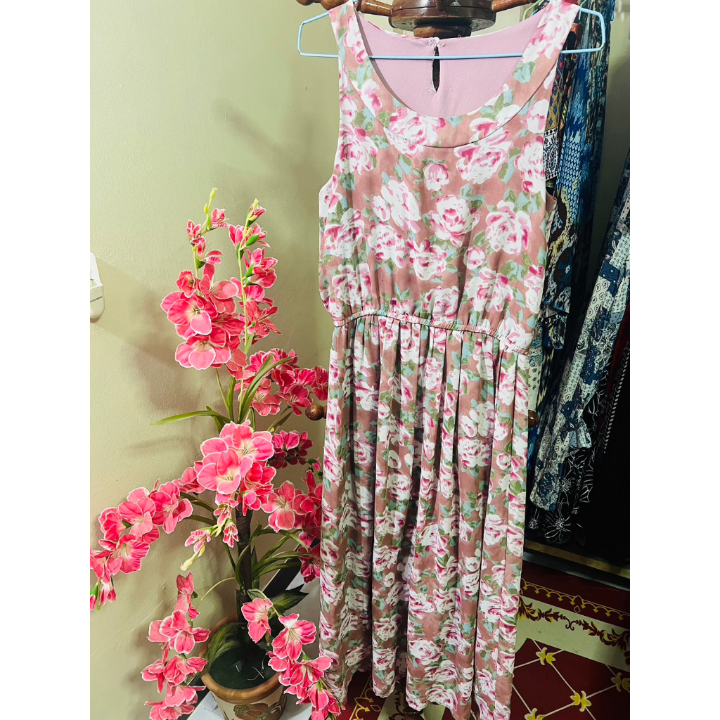 Secondhand Long Dress Sleeveless Shrimp Paste Floral Pattern Smocked ...