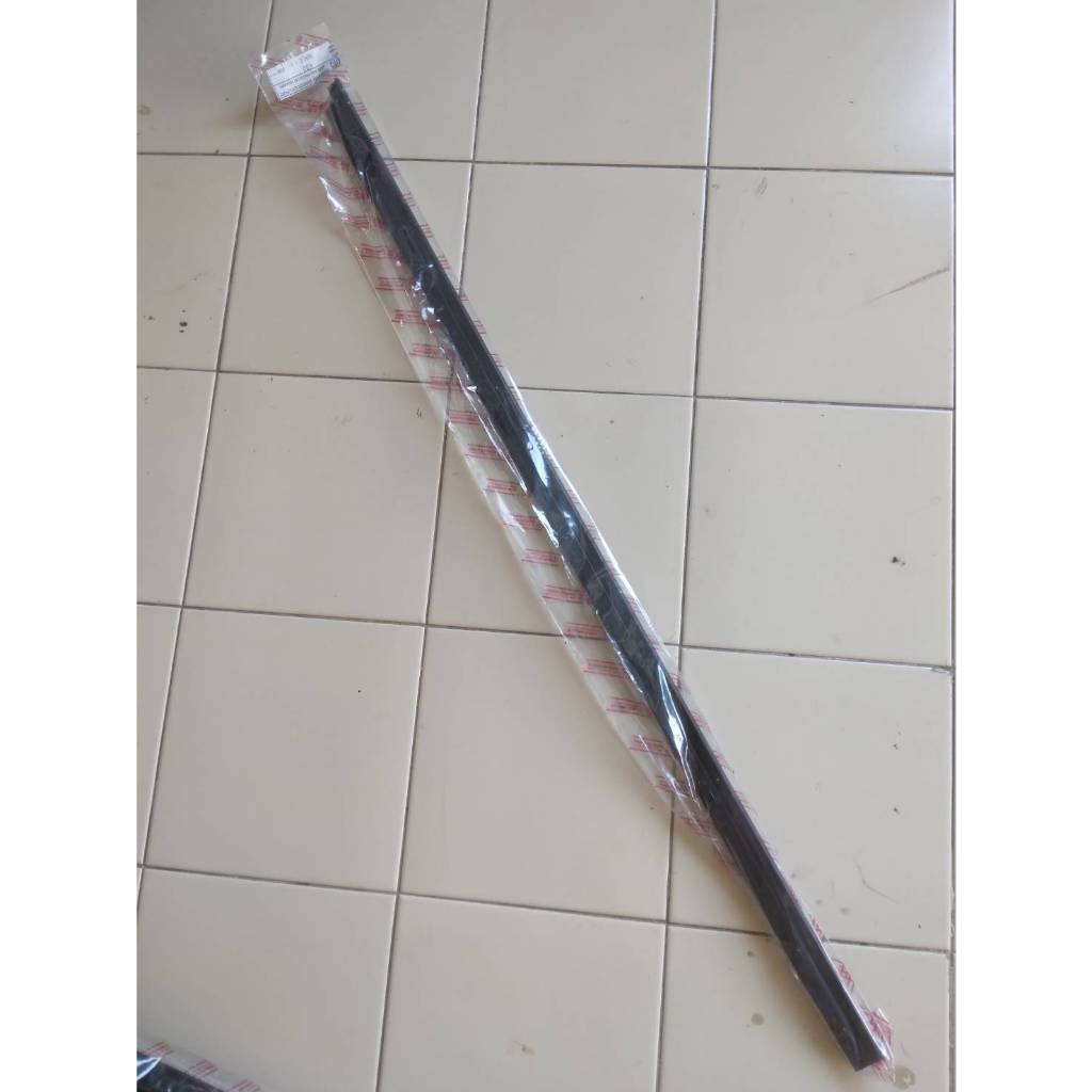 Door Glass Moulding Black AE111 EE111 AE110 AE112 Outer 4 Water Rubber ...