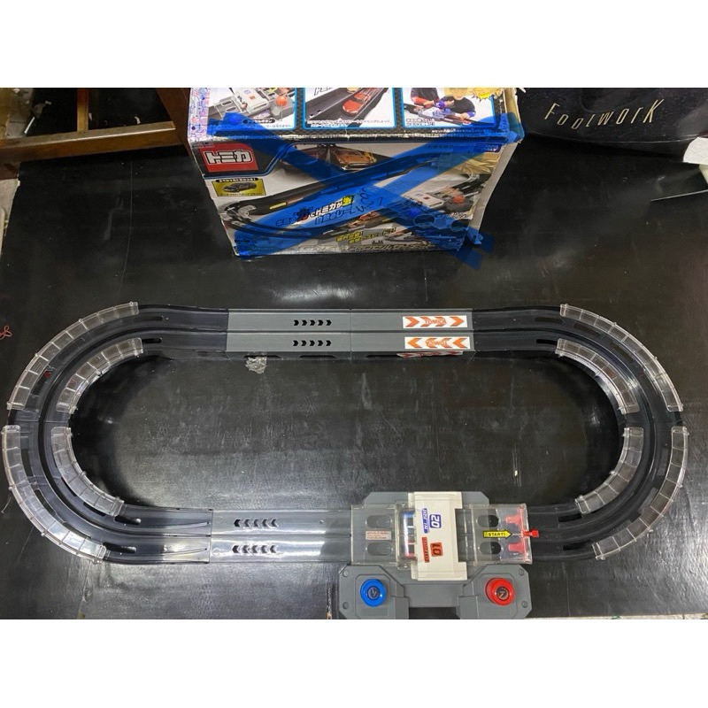 Second Hand Tomica gogo racel circuit Racing Track Suit Press Two ...