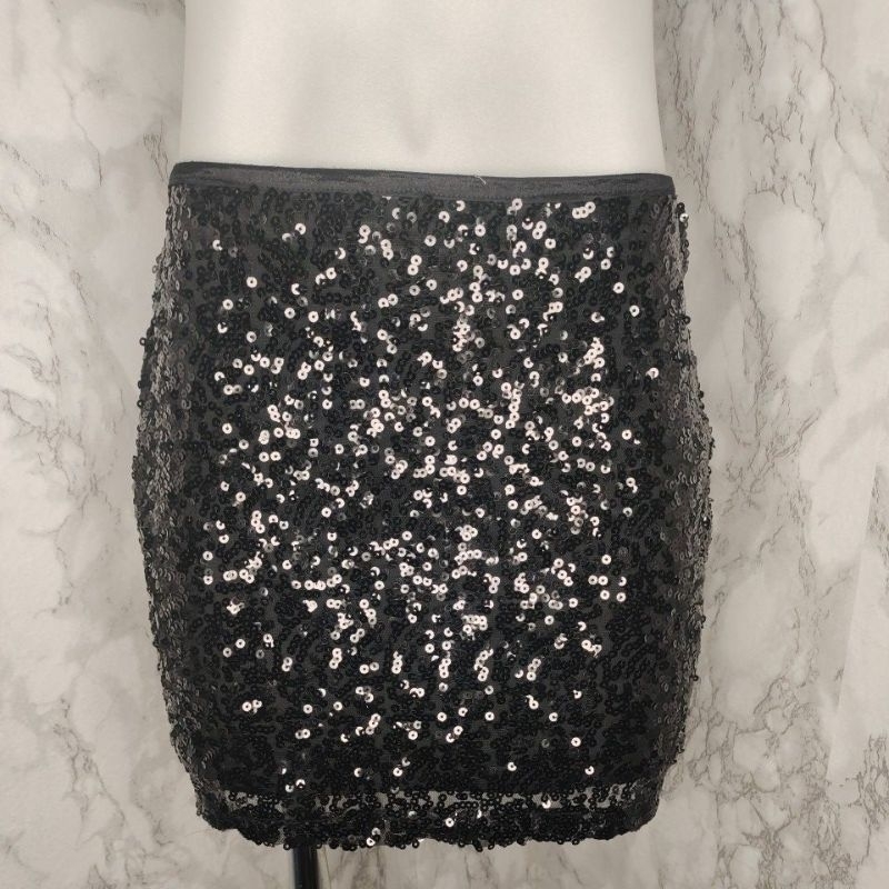 11/10 Front + Back Sequin Skirt (Second Hand) | Shopee Philippines
