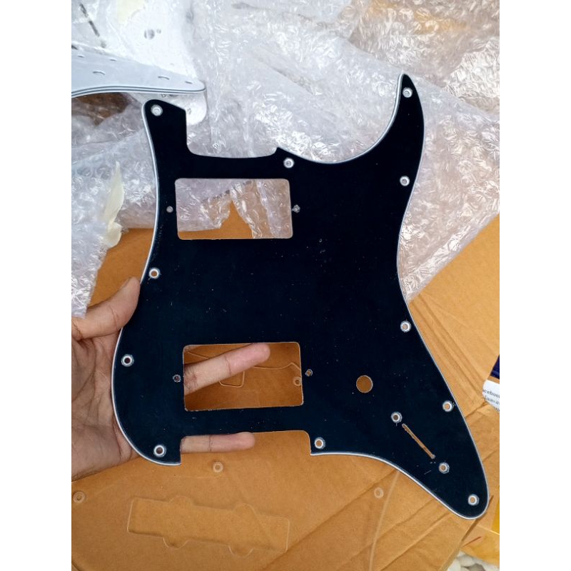 Pickguard stratocaster jim root signature. | Shopee Philippines