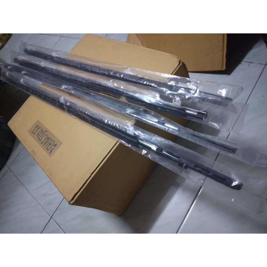 Door Glass Moulding Black AE111 EE111 AE110 AE112 Outer 4 Water Rubber ...