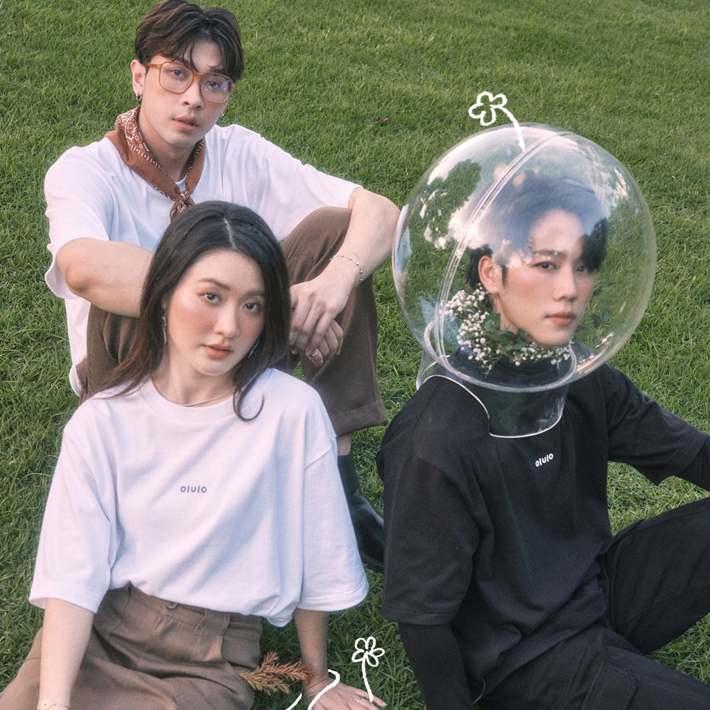 Moon & Earth Screen Oversized T-shirt (Oversize ver.- olulo Hope ...