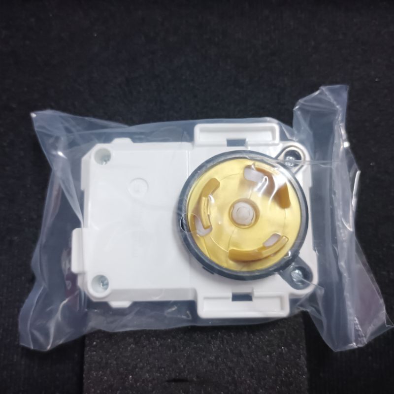 Winder Launcher [BeybladeX] A Stringed Beyblade Shoe. Shoot Only Not ...