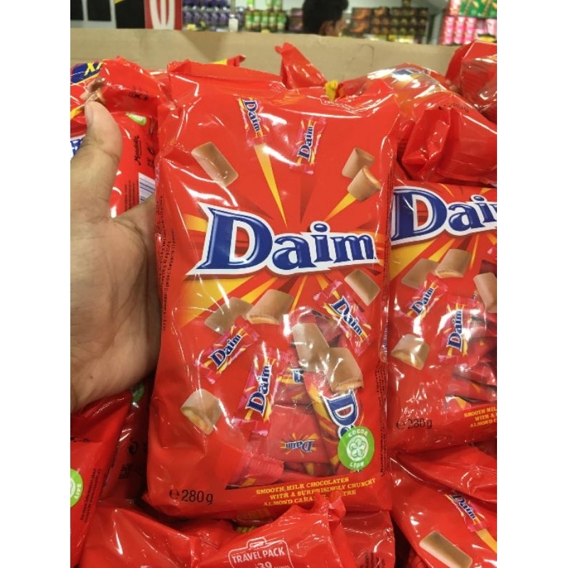 Daim Chocolate Filled With Caramel New!! Crispy Delicious Enjoy Eating ...