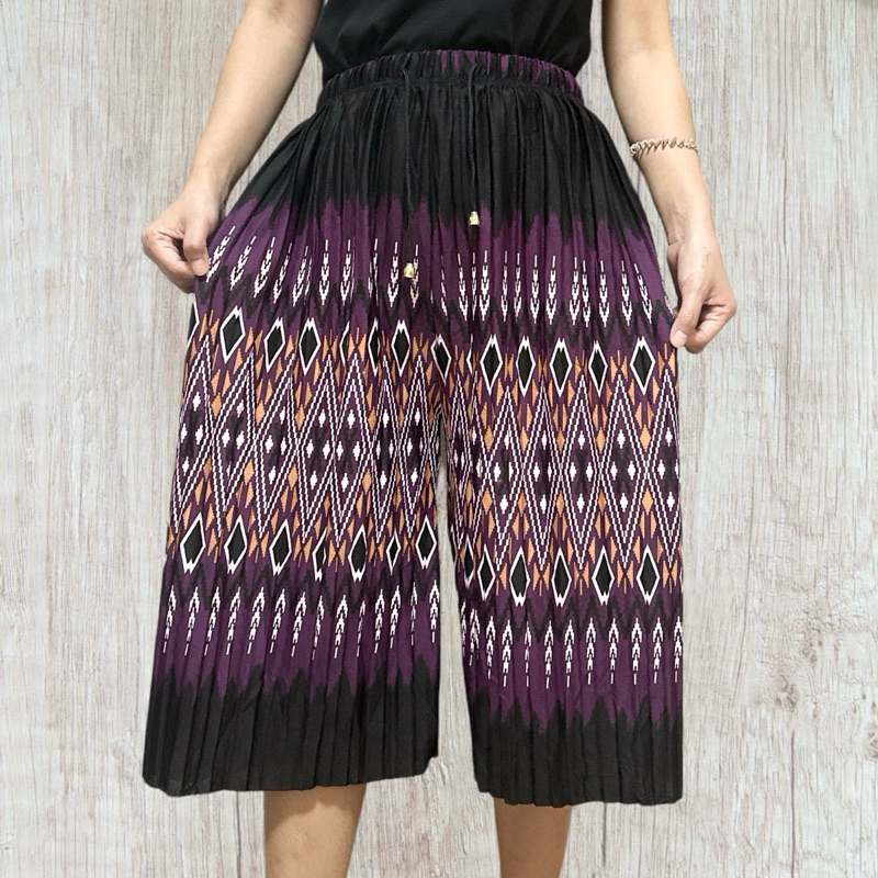 Thai Pattern Pleated Pants Chicken Skin Fabric 7 Parts (With Side ...