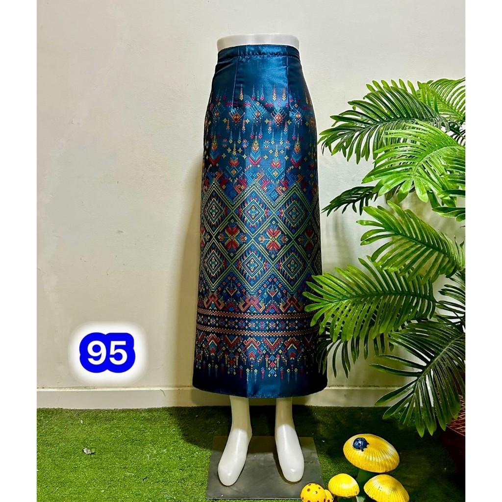 (Nisa Thai Cloth Shop) Finished Bags Side Tags Attached To Hooks 24-42 ...