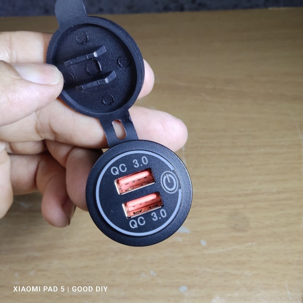 (New Product) Dual Car Mobile Phone Charger Socket USB 3.1A Automatic ...