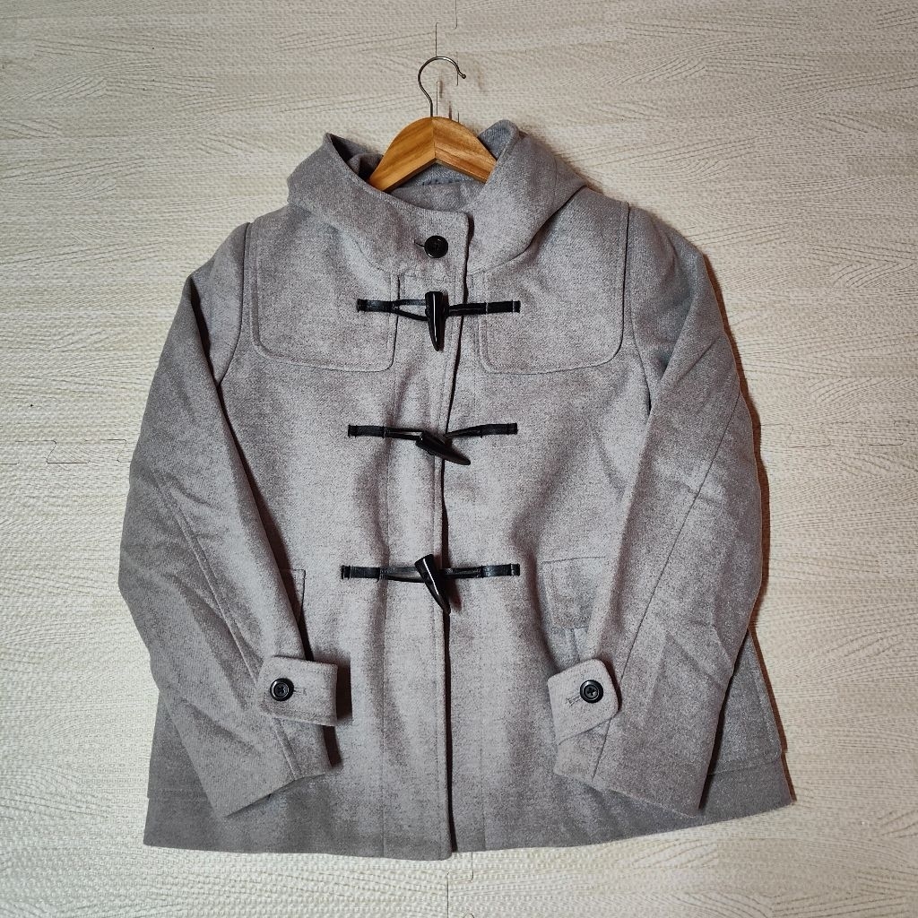 GU Coat Half With Buttons And Hats Gray Size L 2nd Hand Female ...