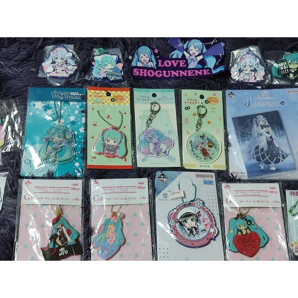 Very Cute Add 20/12/25 Hatsune Miku Keychain Stand Collectibles From ...