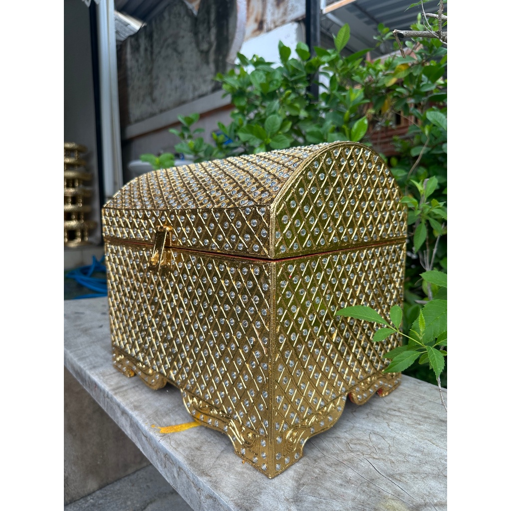 Gold Chest Box Treasure Pharaoh Covered With Leaf Decorated With ...