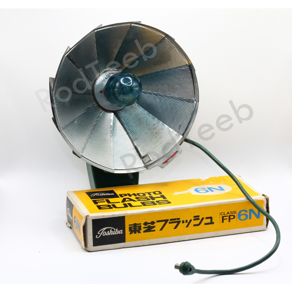 TOSHIBA Flash Plate With New Bulbs 1 Box Rare To Collect (2nd Hand ...