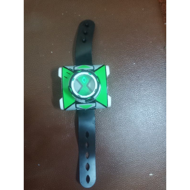 Used Ben Ten Clock With/Without System To Play | Shopee Philippines