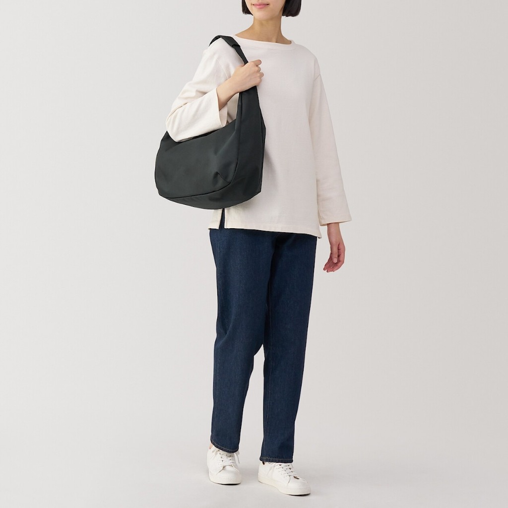 MUJI Anti-Spray Shoulder Bag 2-Way – Simple And Convenient To Use ...