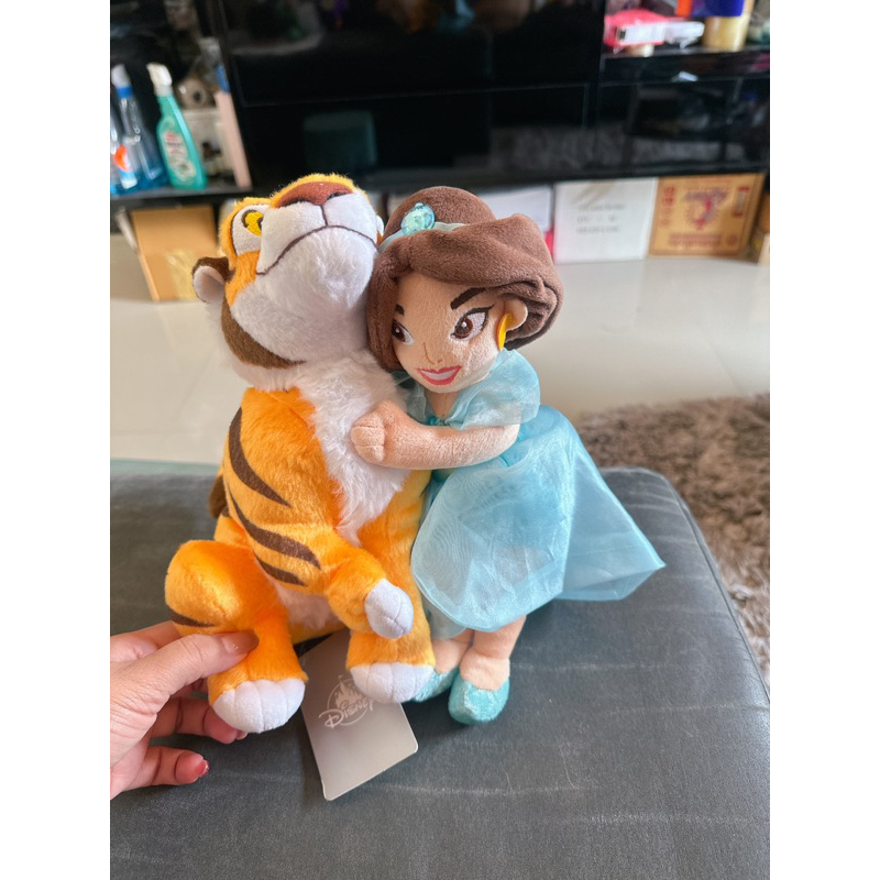 Princess Jasmine And The Tiger From The Story Of Aladdin Disneyland ...