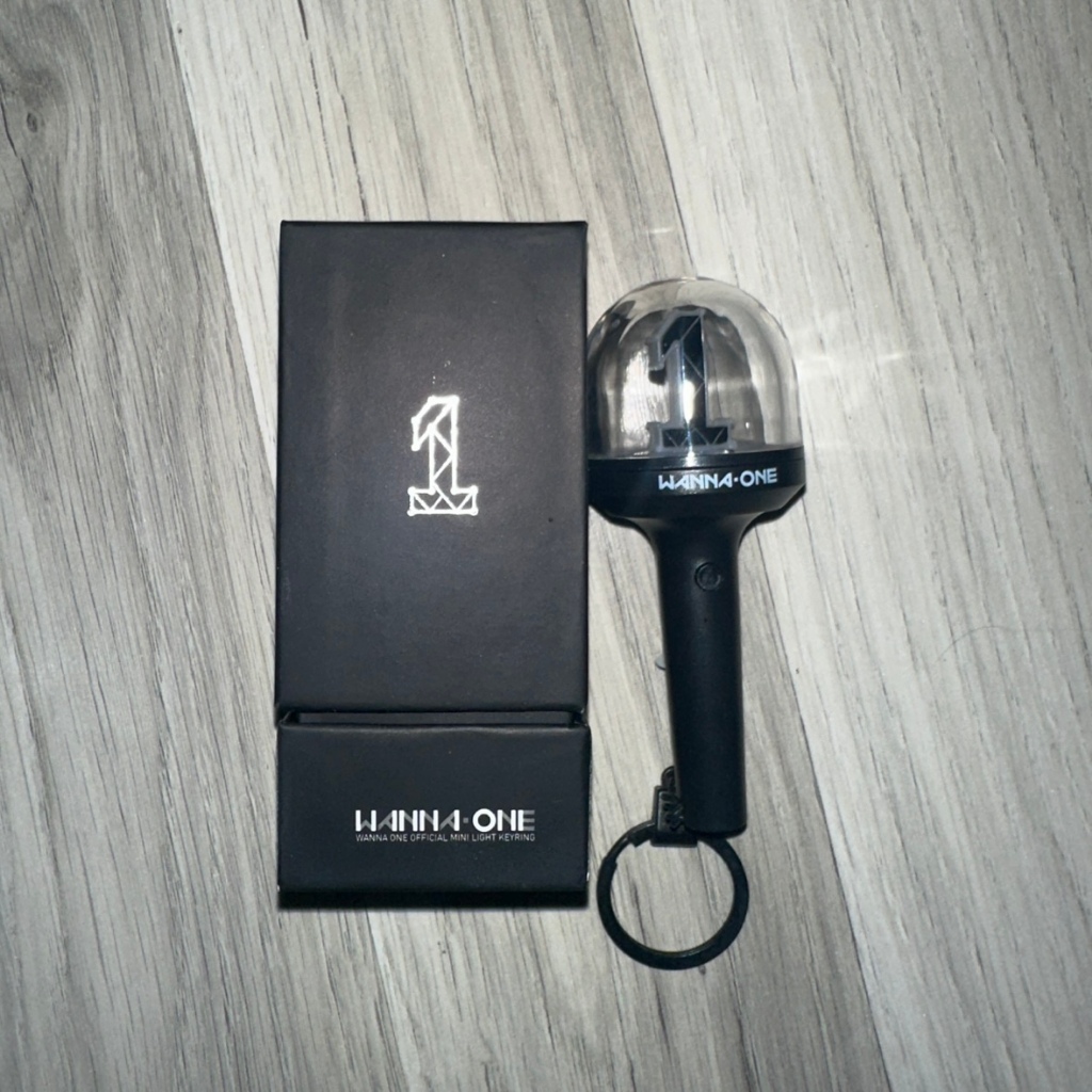 [WANNA ONE] Light Stick Key Ring | Shopee Philippines