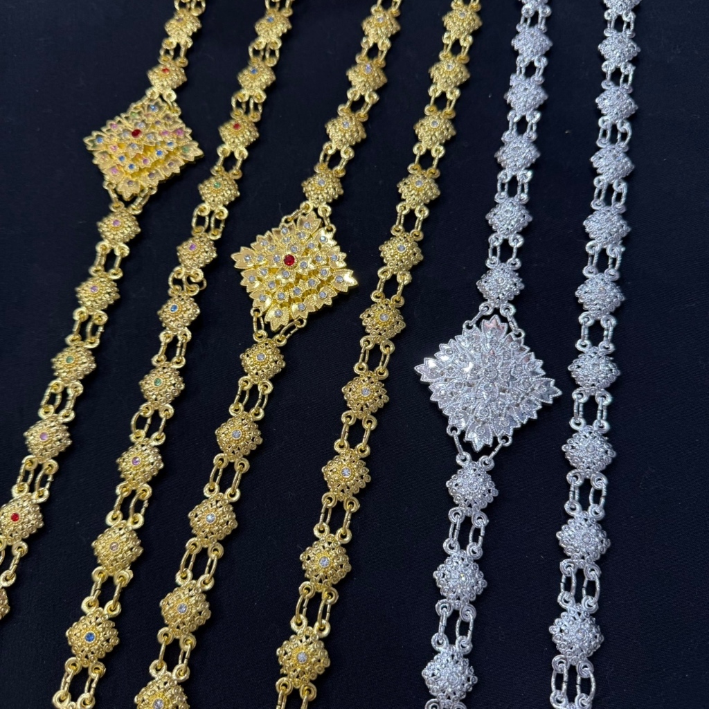 Accessories Sangwan Thai Set Embellished With Mae Karakade Style ...