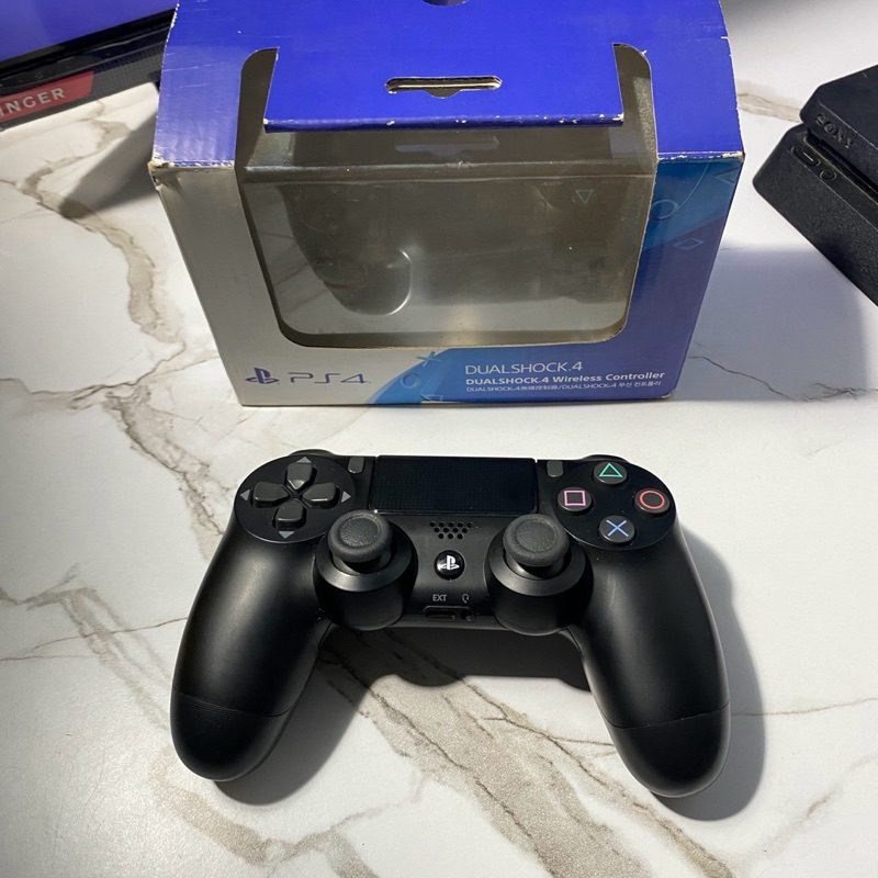 Original Ps4 Gen2 Controller Complete Box Very Beautiful Condition ...