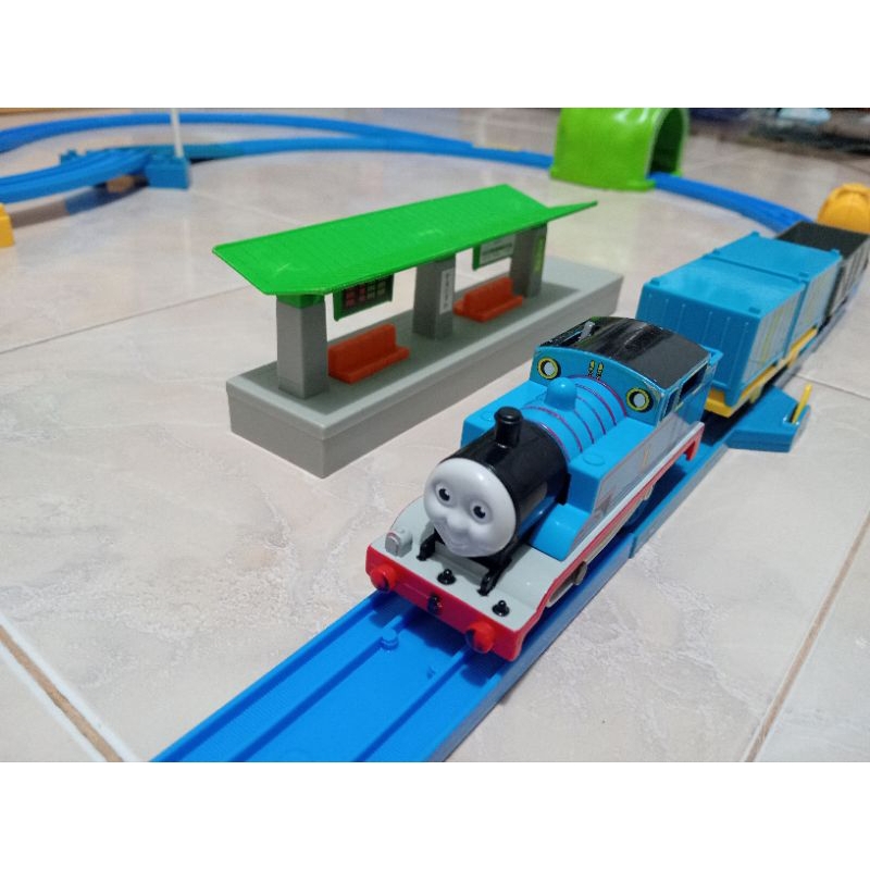 Thomas Train Set With Trailer And A Of Authentic Tomy Tracks This Has ...
