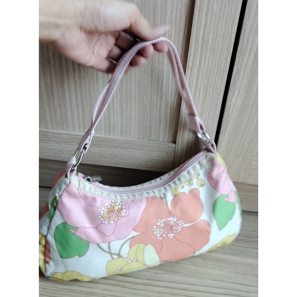 LeSportsac Handbag/Arm Bag made in USA Second Hand Has Flaws | Shopee ...