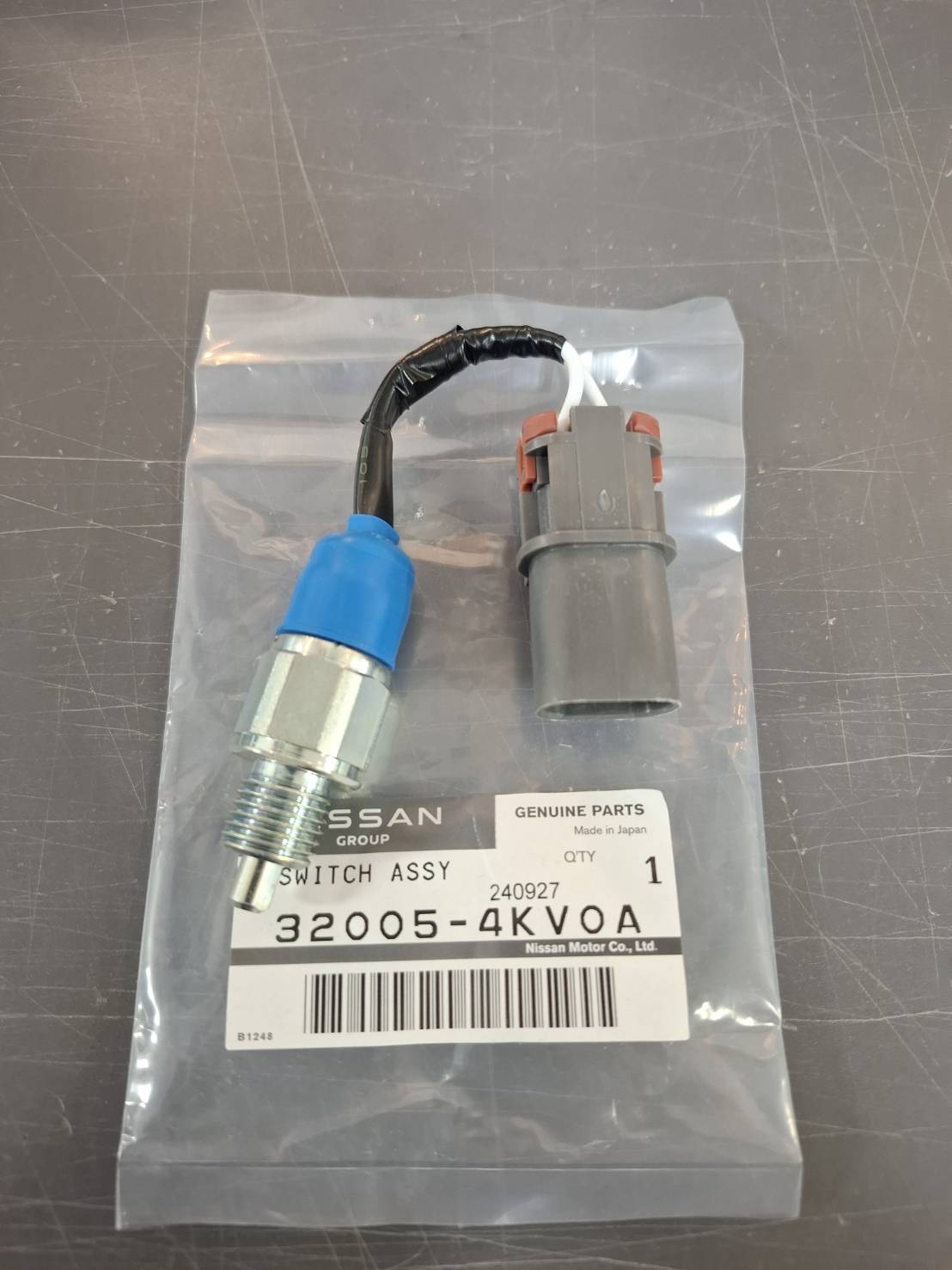 Reverse Lamp SWITCH NISSAN NAVARA NP300 D23 2WD 6MT 32005-4KV0A ASSY ...