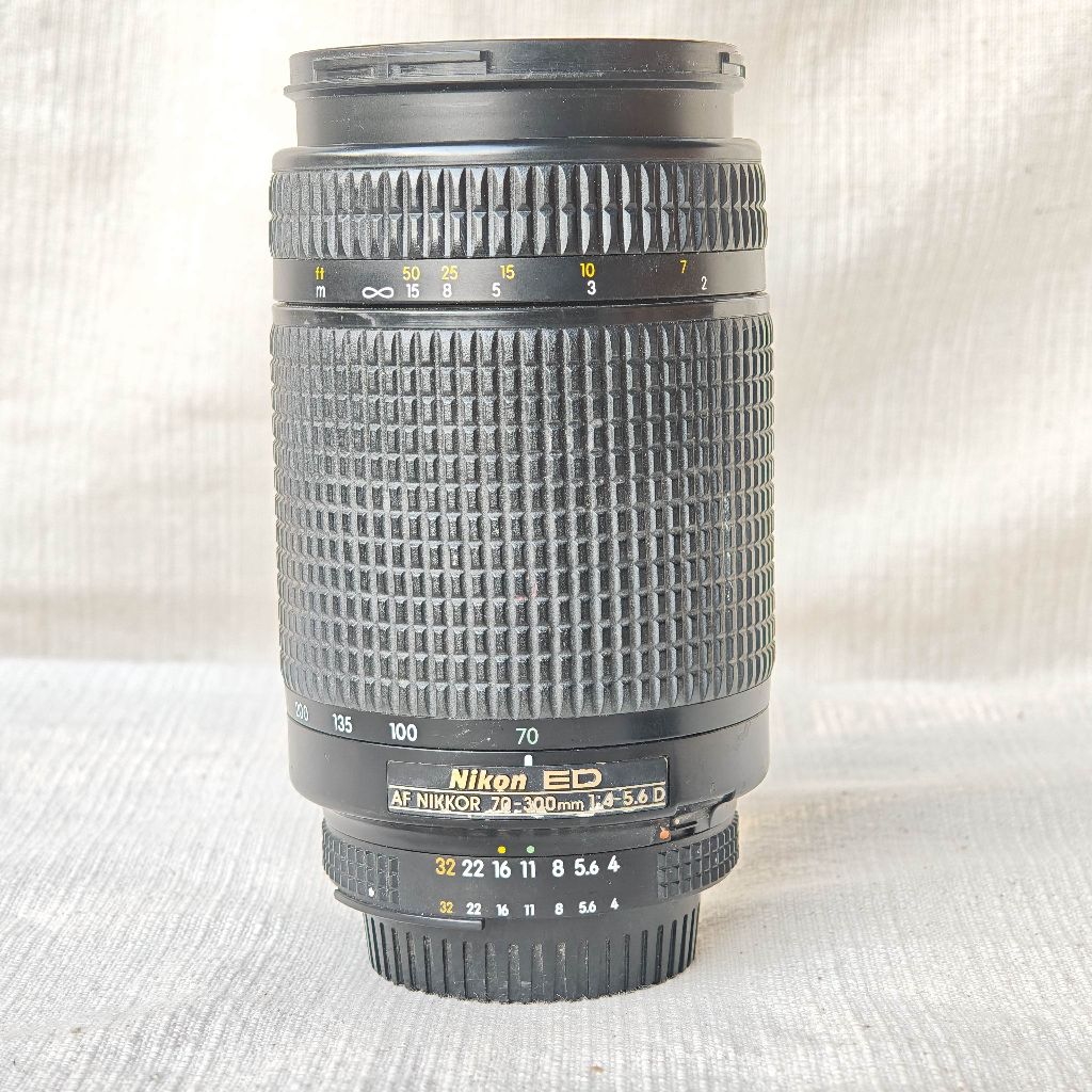 Nikon AF Nikkor 70–300mm F/4–5.6 D ED Mount F Camera Lens Telephoto ...