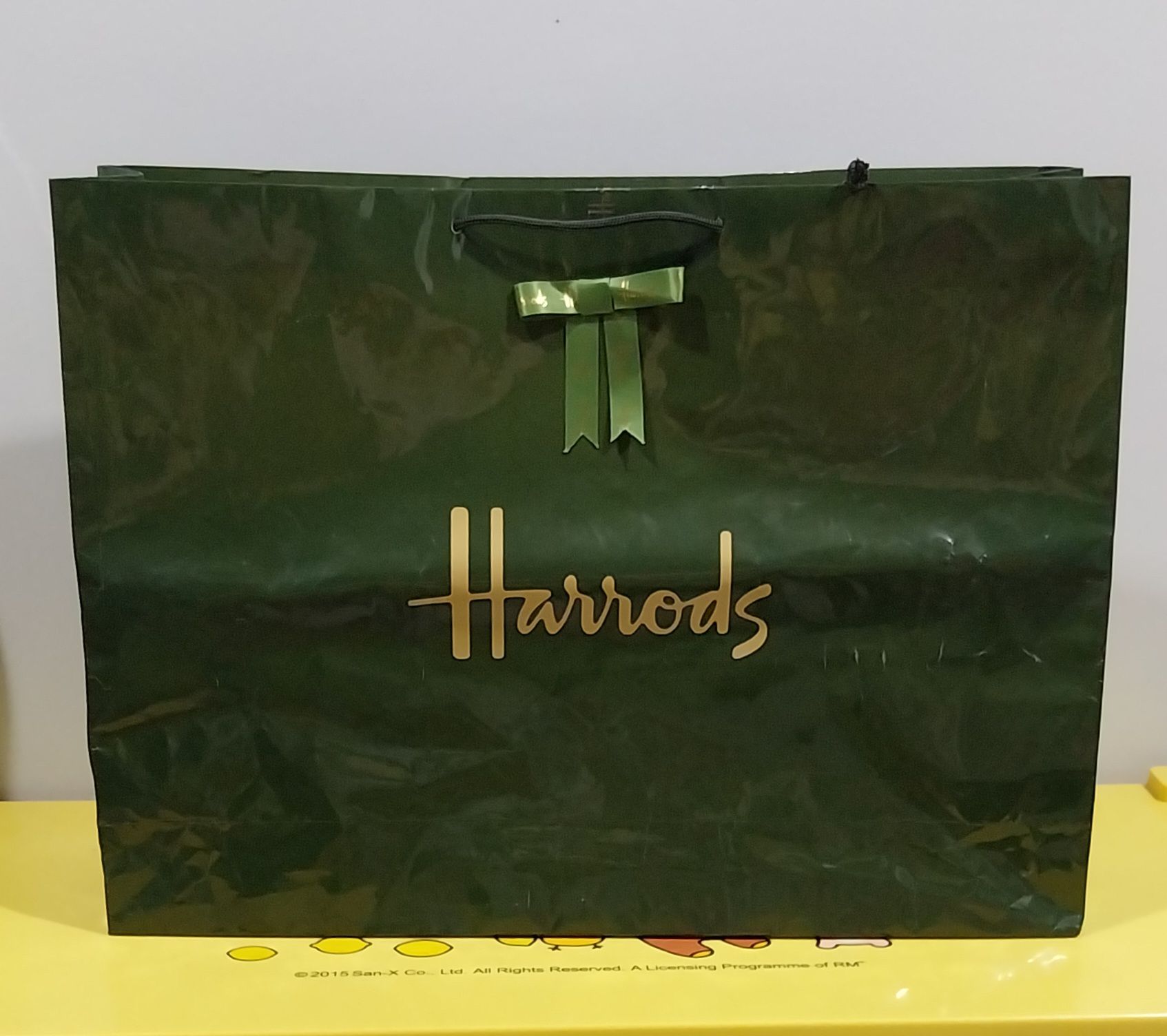 Paper Bag Authentic Brand Name There Is A Bow In Front Of Harrods ...