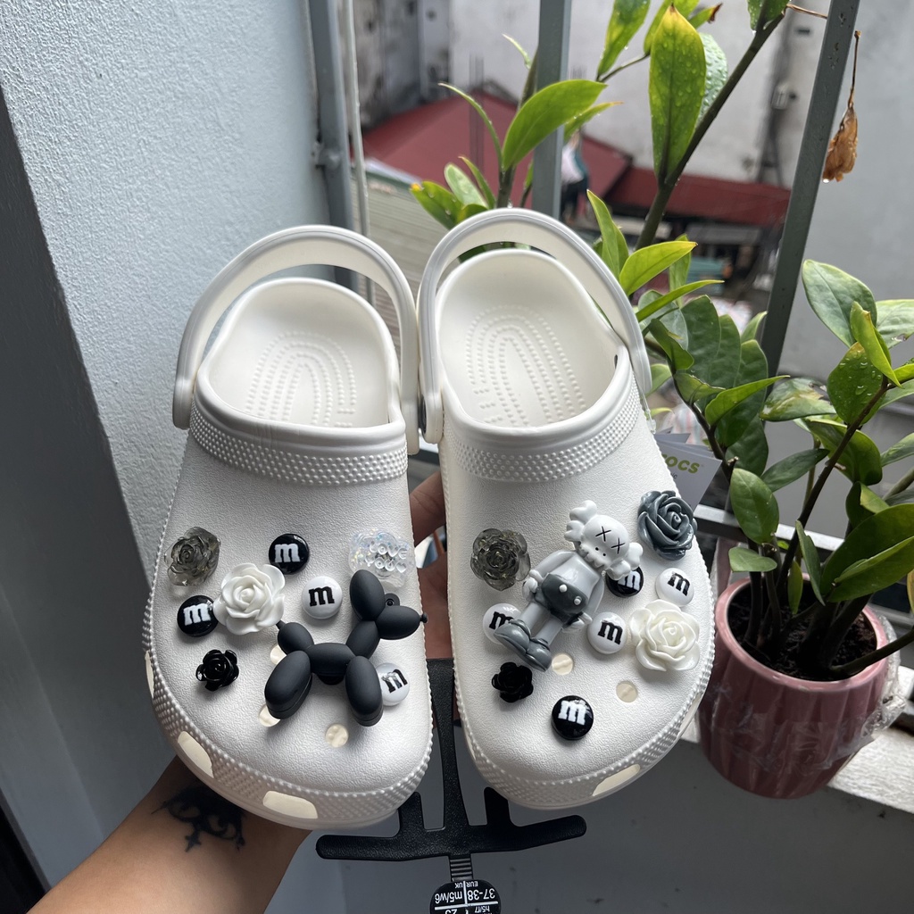 [Item Type 1] Drew House Slippers - Comes with a cute Kaws sticker set ...