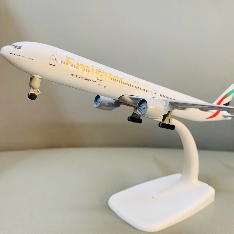 Emirates Airlines Airplane Model with Wheels 20cm Scale and Base for ...