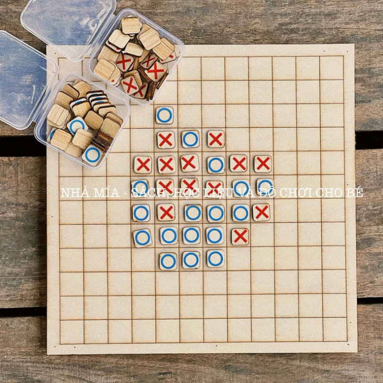 XO [Color printed type with flag box] Checkers set helps children ...