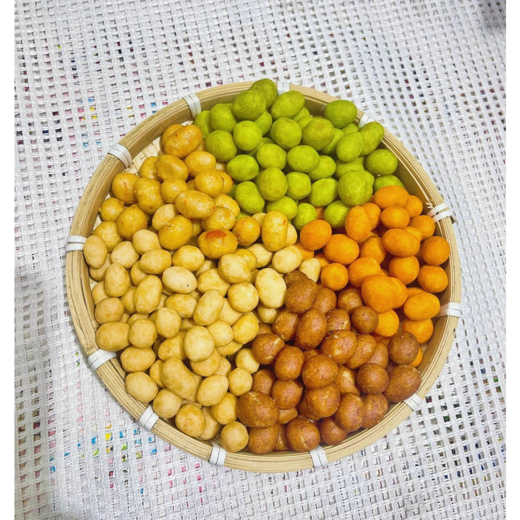 Fish Skin Peanuts mix 4 Flavors (Coconut, Pineapple Leaf, Garlic Chili ...