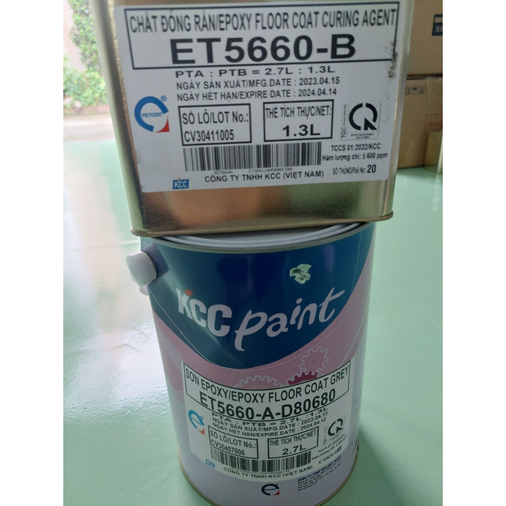 Set of 4 liters of KCC Paint ET5660 D80680.Gray Epoxy paint, indoor paint. Floor paint for ...