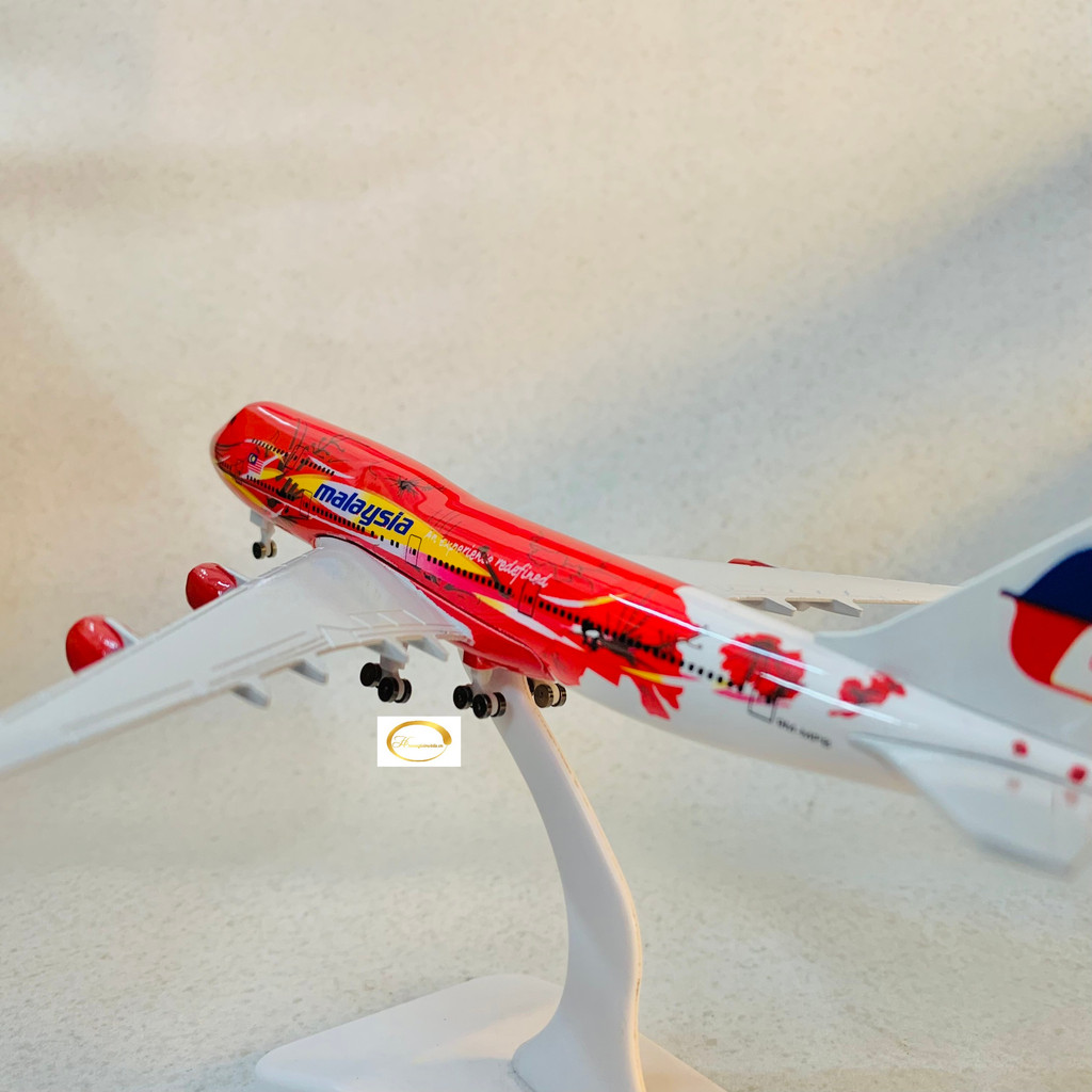 Boeing 747 MALAYSIA AIRLINES RED PLANE MODEL 20CM HIGH QUALITY WITH ...