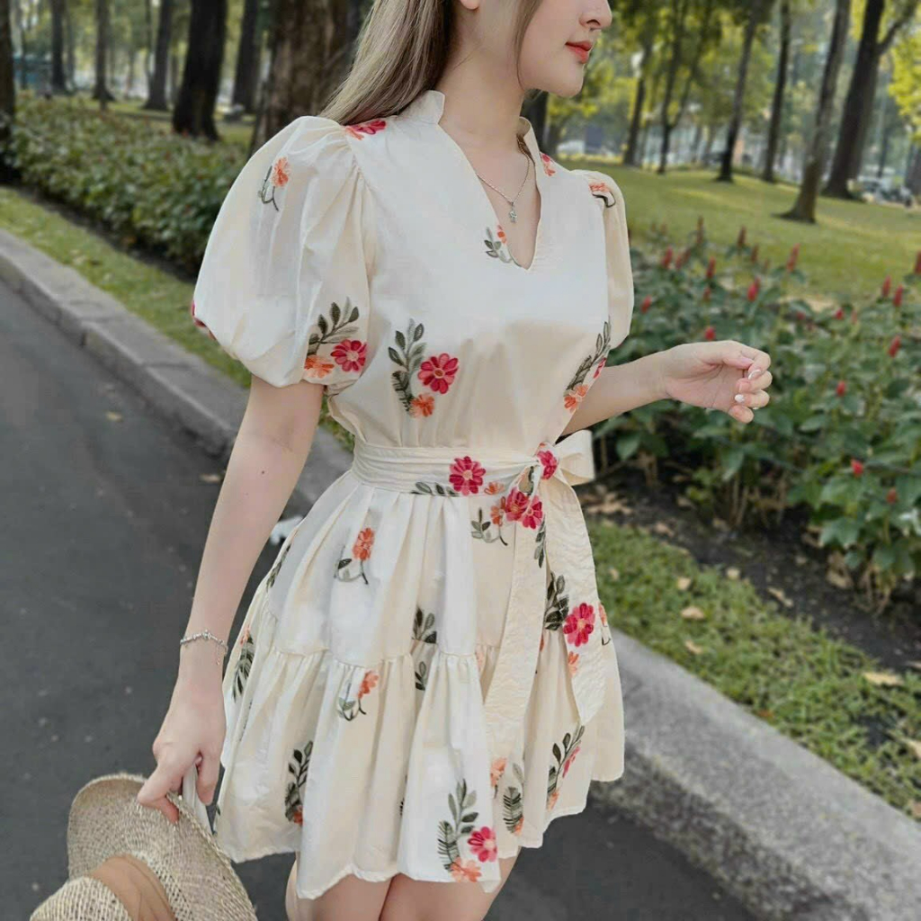 Vintage little lady's floral dress, little flower dress with train neck ...