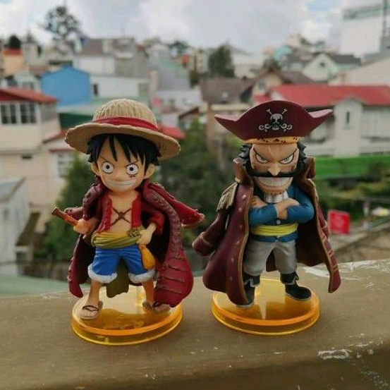 Genuine One Piece Model Pirate King Roger and Future Pirate King Luffy ...