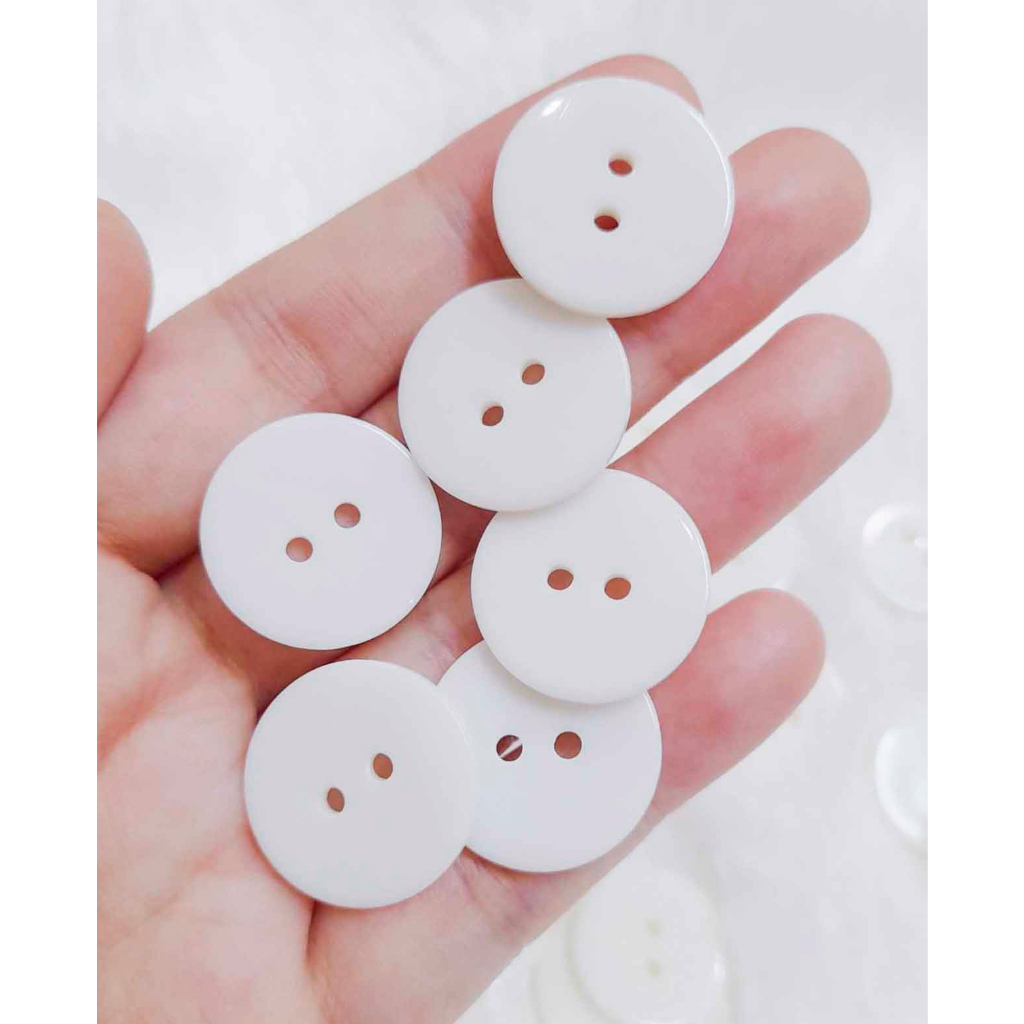 6 basic 2-hole plastic buttons to attach to handmade costumes | Shopee ...