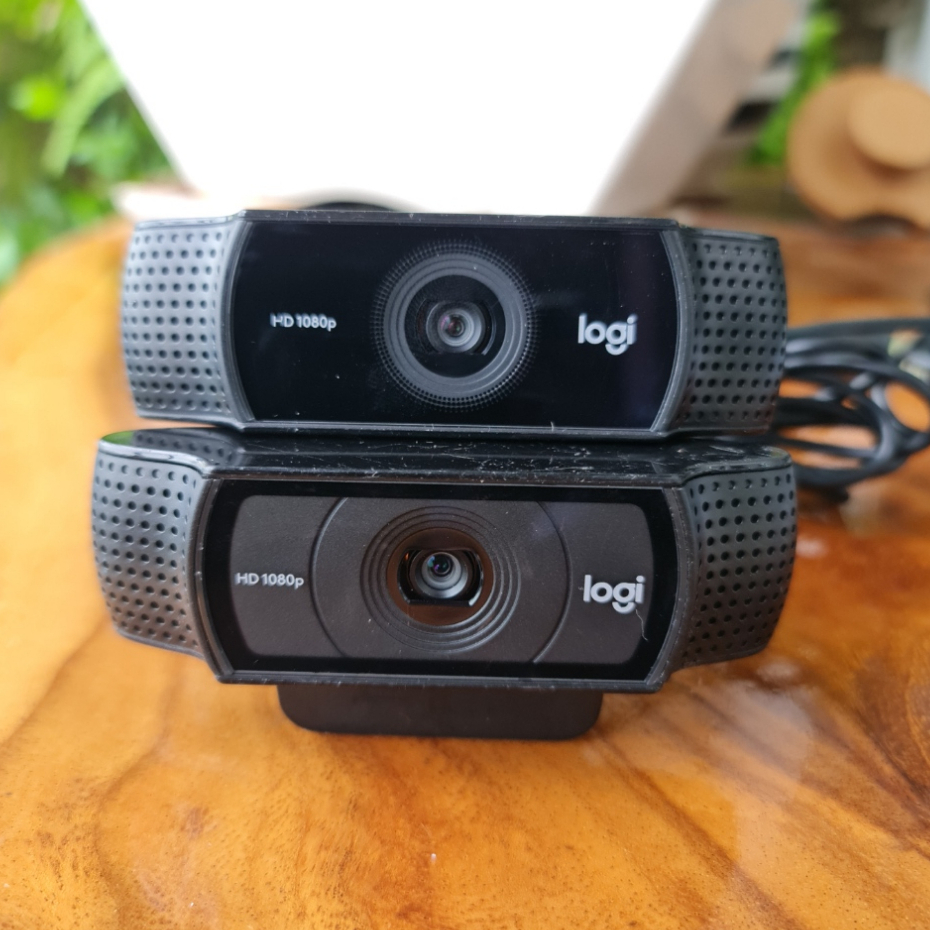 Used logitech C920, C922 Webcam, normal function, scratched plastic ...