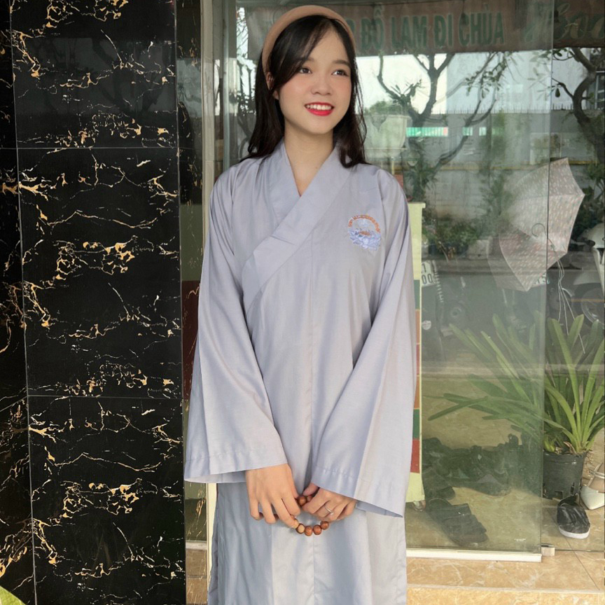 Buddhist robes made of smooth Kate fabric, dharma robes, and simple ...