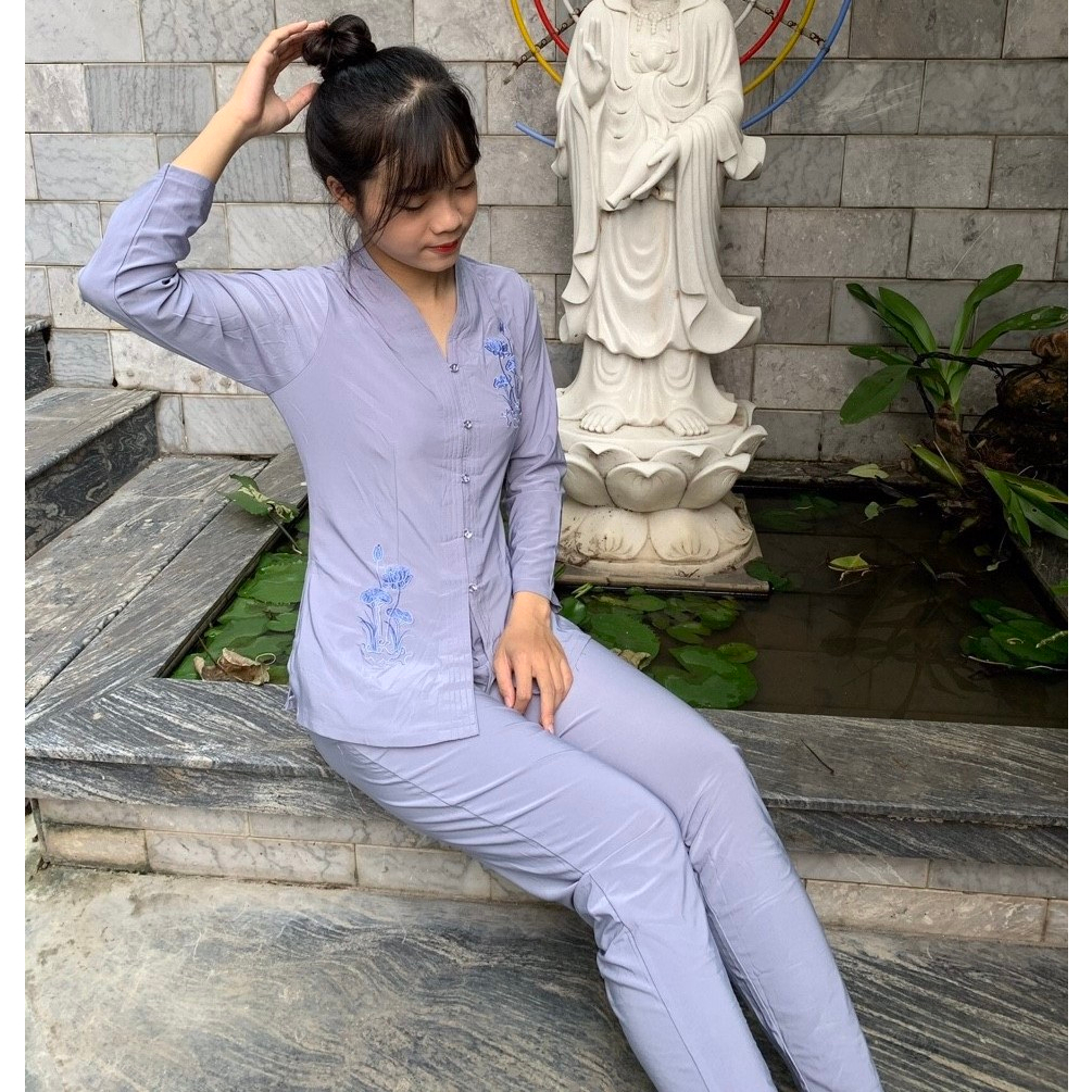 Female Buddhist Clothes, Female Pagoda Blue Clothes Model Ba LAI THUN ...