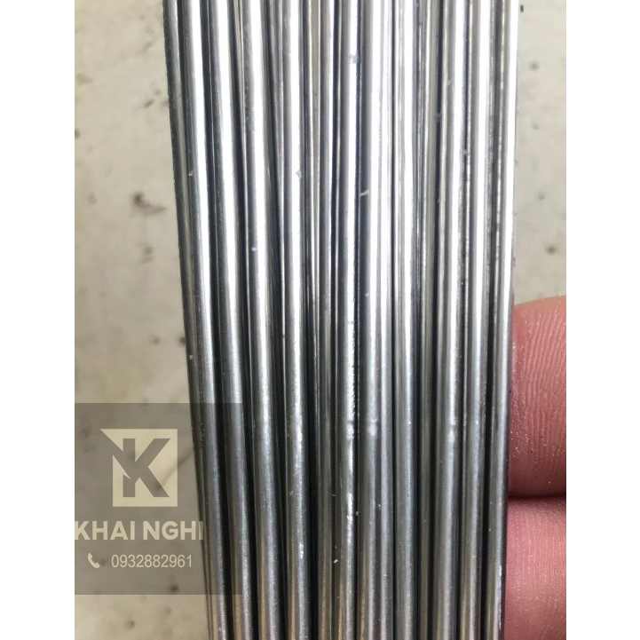 2 solid round stainless steel bars with diameter of 2mm, each bar is ...