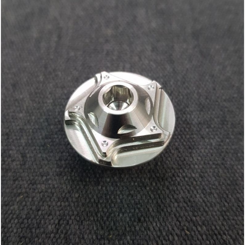 304 CNC Stainless Steel Oil Cap Screw Swirl Star Model For Honda Yamaha ...
