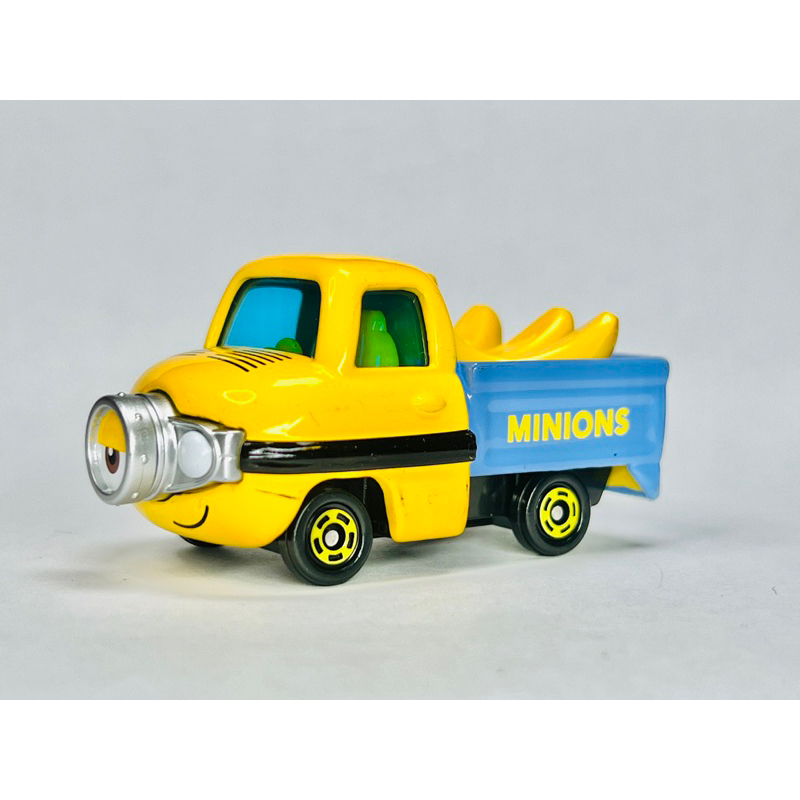 Hobby Store Tomica Universal Studios Minion Stuart Model Car - Mini Van ...