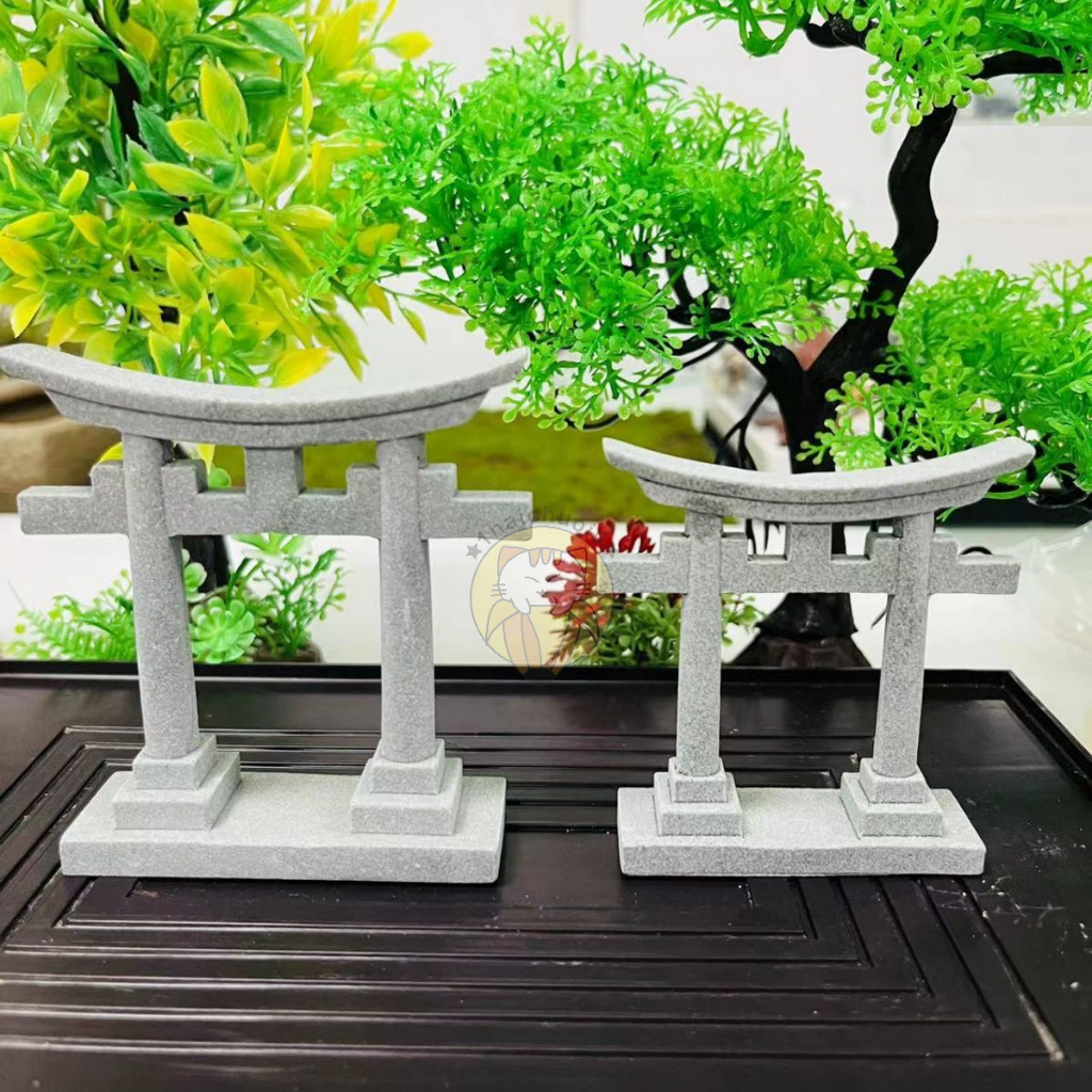 Model of the temple gate to worship the God of the Torii gate to ...