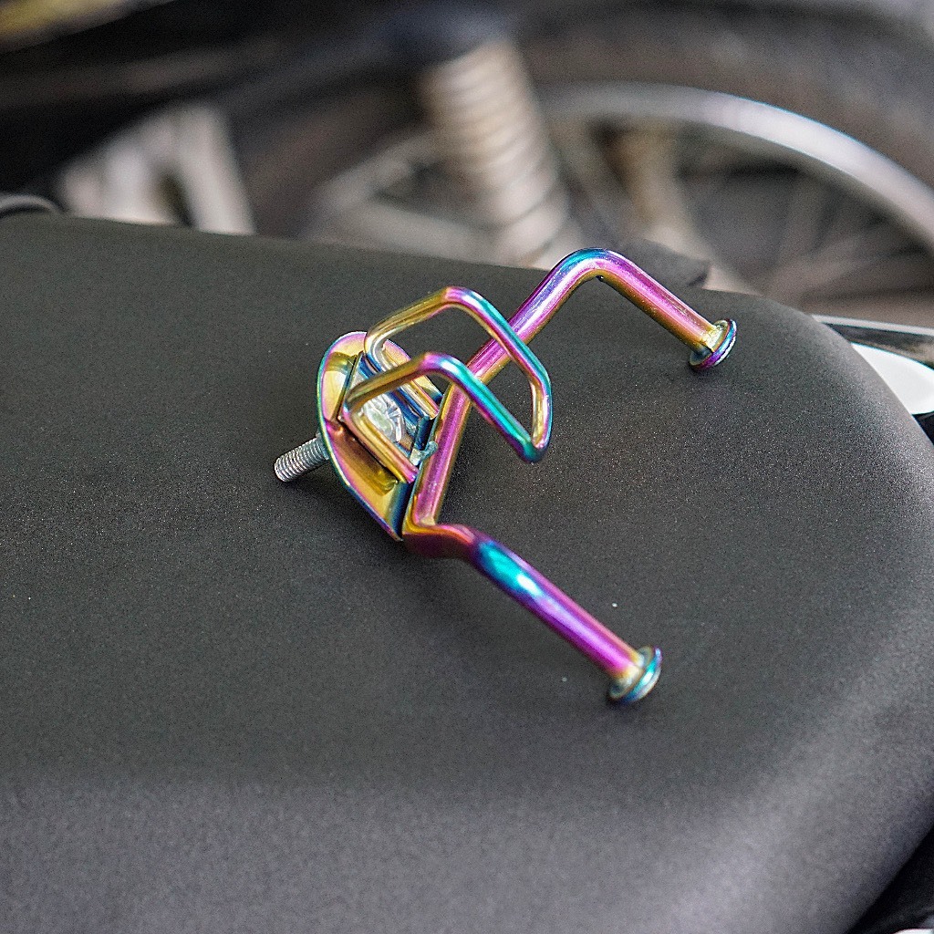 New model hanger that can be wrapped and hung on all 3 sides, beautiful ...